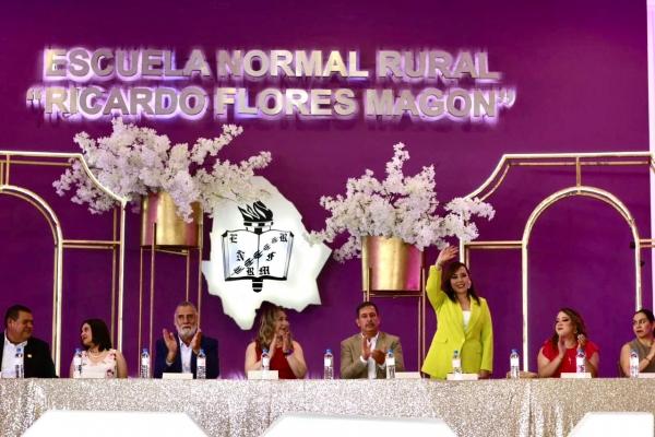 Aidé López De Anda madrina de la Generación 2020-2024 de la Escuela ...