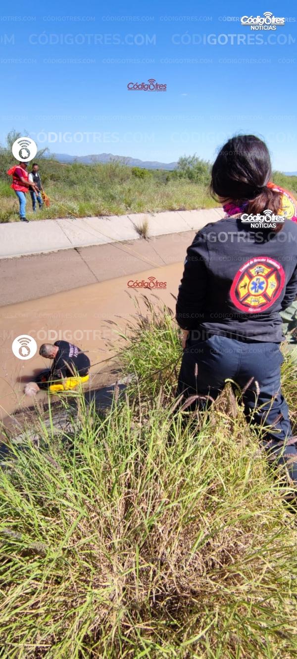 CAE A CANAL POR SANTA RITA, ES LOCALIZADO POR CUERPOS DE RESCATE