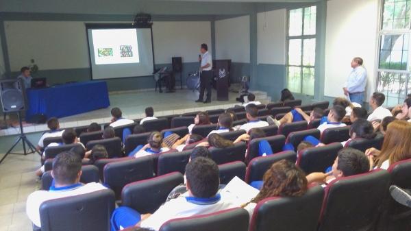 REALIZAN PLATICAS INIFAP Y JLSV A JOVENES DE CBTA 147